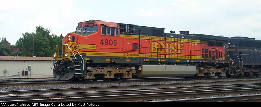 BNSF 4905